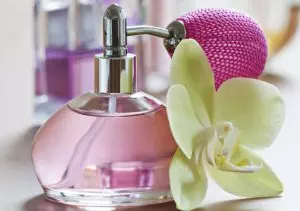 What odors like men? What fragrances of perfume attract men?