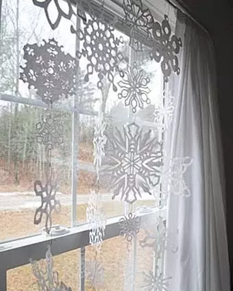 Jinsi ya kukata snowflakes karatasi? Ilipitia mipango ya snowflake.