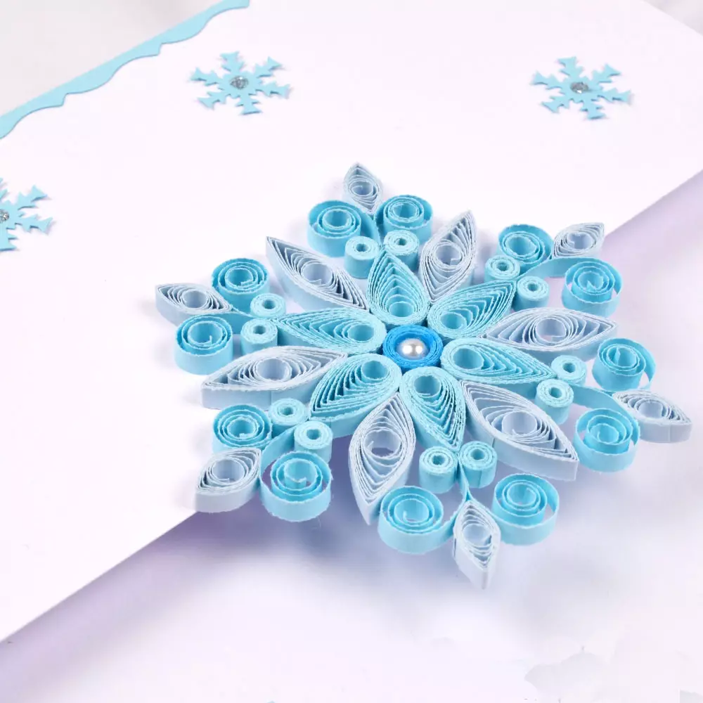 Квіллінг до Нового року. Квіллінг: листівки, сніговики, ялинкові іграшки, новорічні ялинки, символ 2015 року