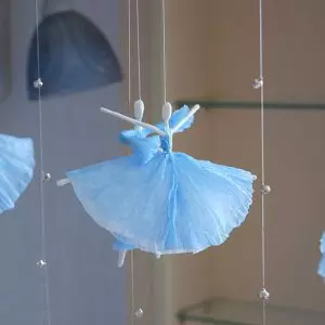 Papieren ballerina. Hoe maak je een ballerina van papier en draad?