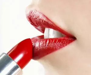 Prueba en lápiz labial. ¿De qué puede hablar un lápiz labial?