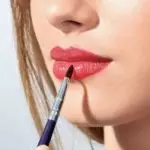 Prueba en lápiz labial. ¿De qué puede hablar un lápiz labial?