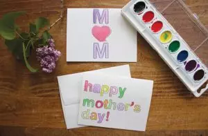 ماں کے دن کے لئے پوسٹ کارڈ یہ خود، پوسٹ کارڈ رنگنے اور ویڈیو کارڈ کرتے ہیں
