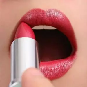 How to paint lips?