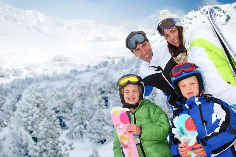 วิธีการเลือกเล่นสกีอัลคาไลน์สำหรับมือใหม่: ประเภท Rostovka ความแข็งแกร่งและรัศมีการตัดด้านข้าง