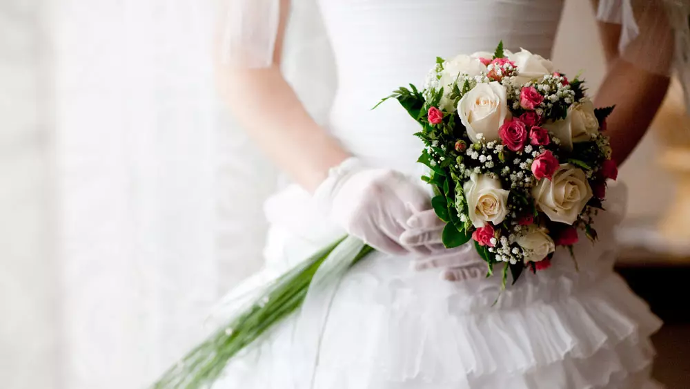 لباس عروسی 2015: رنگ های مد روز، چوب و لوازم جانبی