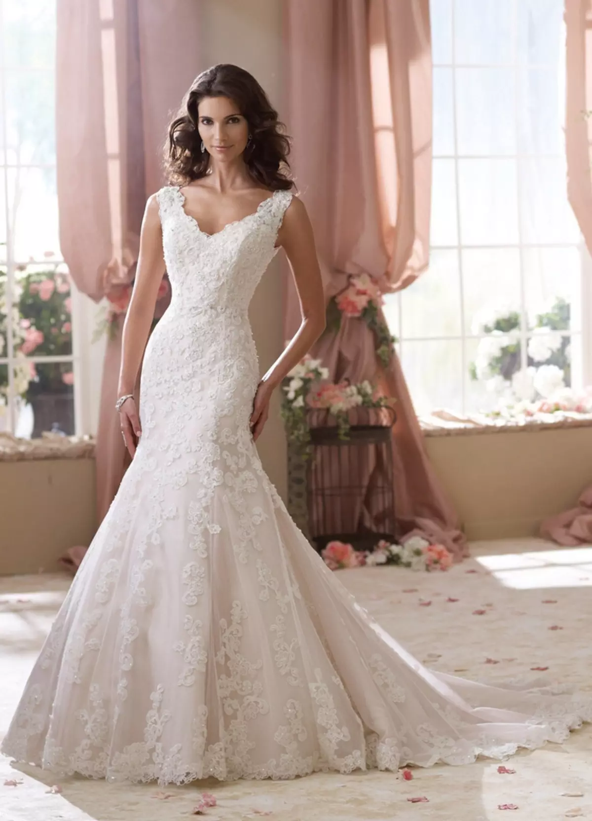 Vestits de núvia 2015: colors de moda, pals i accessoris
