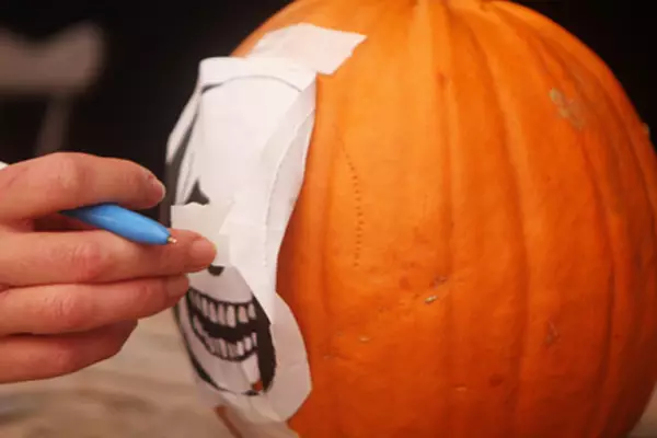 Pumpa på Halloween: Hur man gör en pumpa på Halloween gör det själv, idéer och bilder av pumpor
