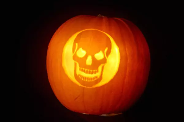 Kungull në Halloween: Si për të bërë një kungull në Halloween bëni atë vetë, idetë dhe fotot e pumpkins