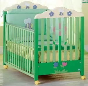 Cot. What material to choose a crib?