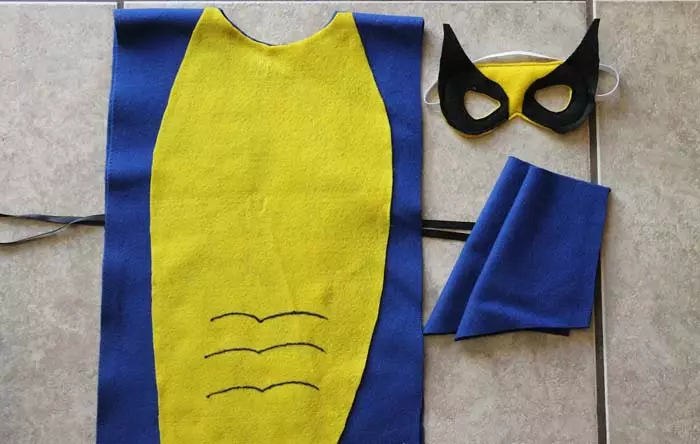 Uudenvuoden puvut pojille: Iron Man, Spiderman, Batman, Green Lantern ja Wolverine DIY