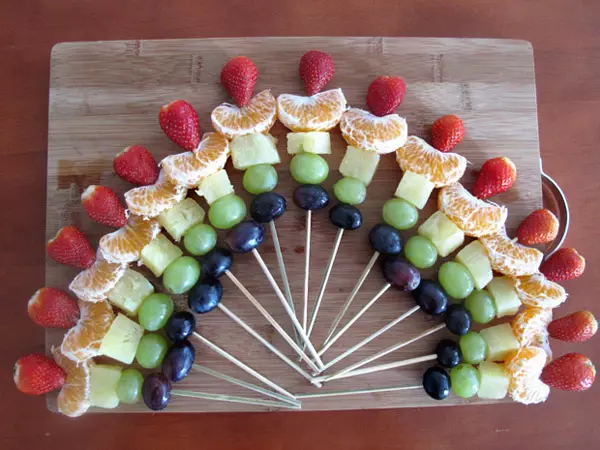 Canapes from fruit. How to make a fruit canape to a festive table, a buffet?