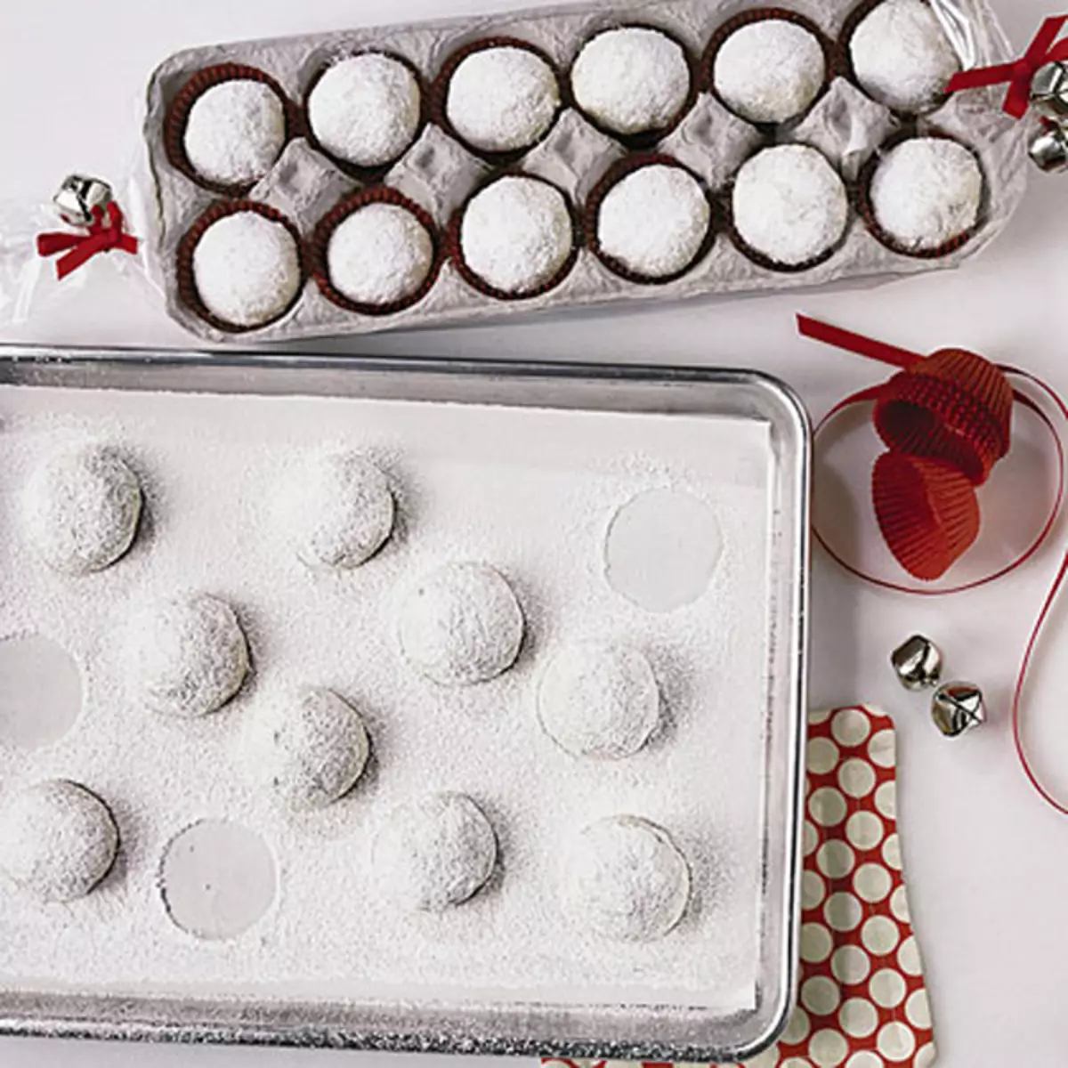 Cookies e Krishtlindjeve. Si të dekoroni dhe të bëni një cookie të Vitit të Ri?