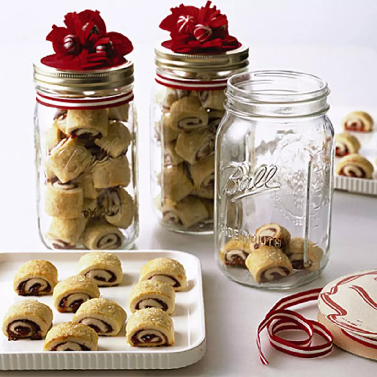 Cookies e Krishtlindjeve. Si të dekoroni dhe të bëni një cookie të Vitit të Ri?