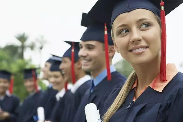 Supera edukado. Kio universitato por fari?