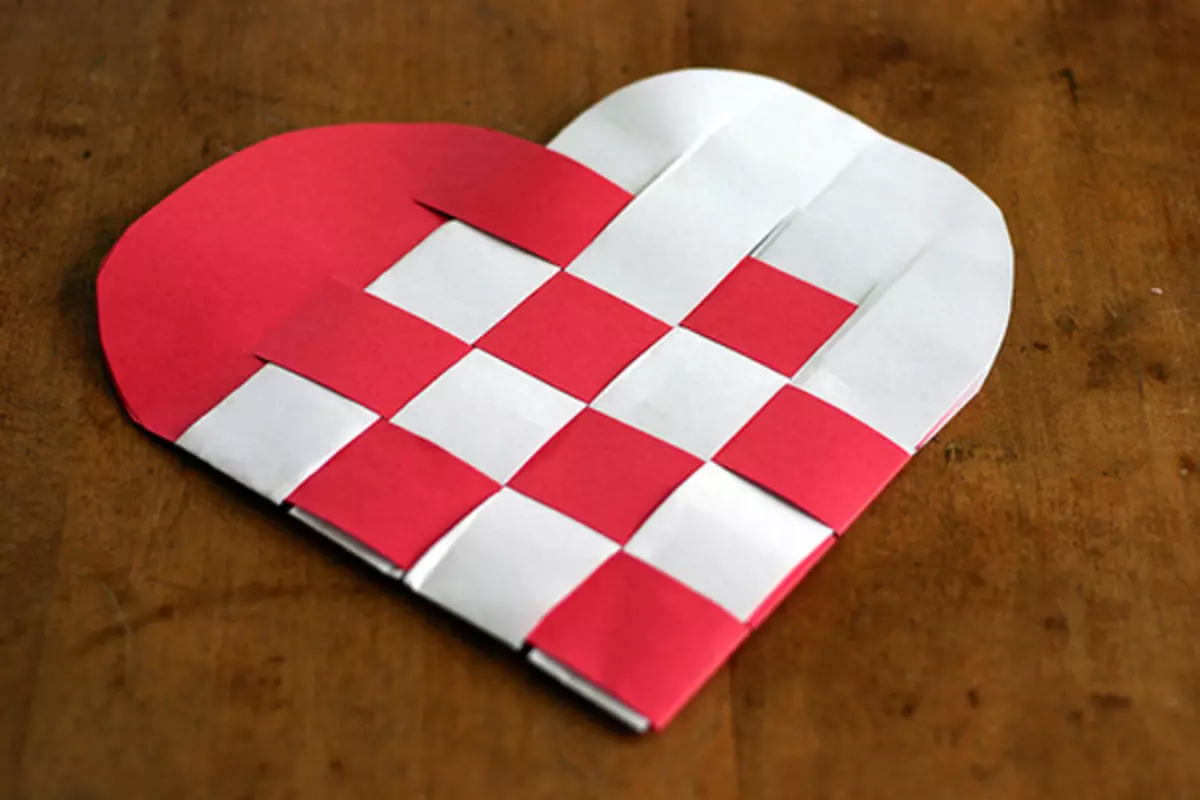Hjärta av papper. Hur man gör ett pappershjärta?