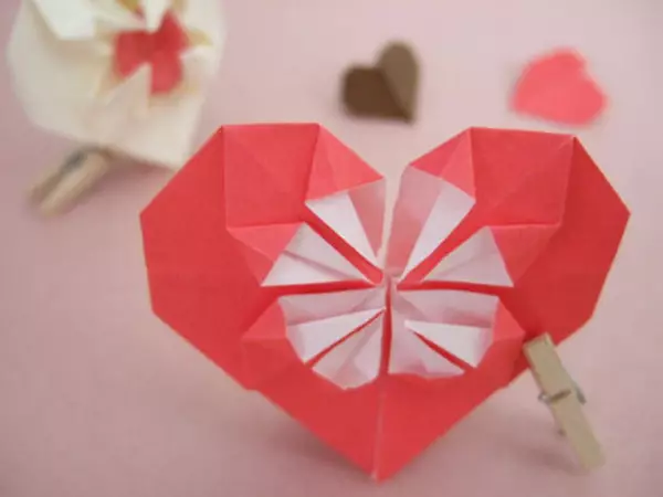 Hjerte av papir. Hvordan lage et papir hjerte?