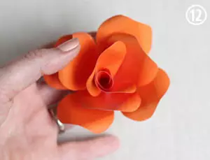 ¿Cómo hacer un papel de rosa? Rosas de papel corrugado, periódicos, papel decorativo.