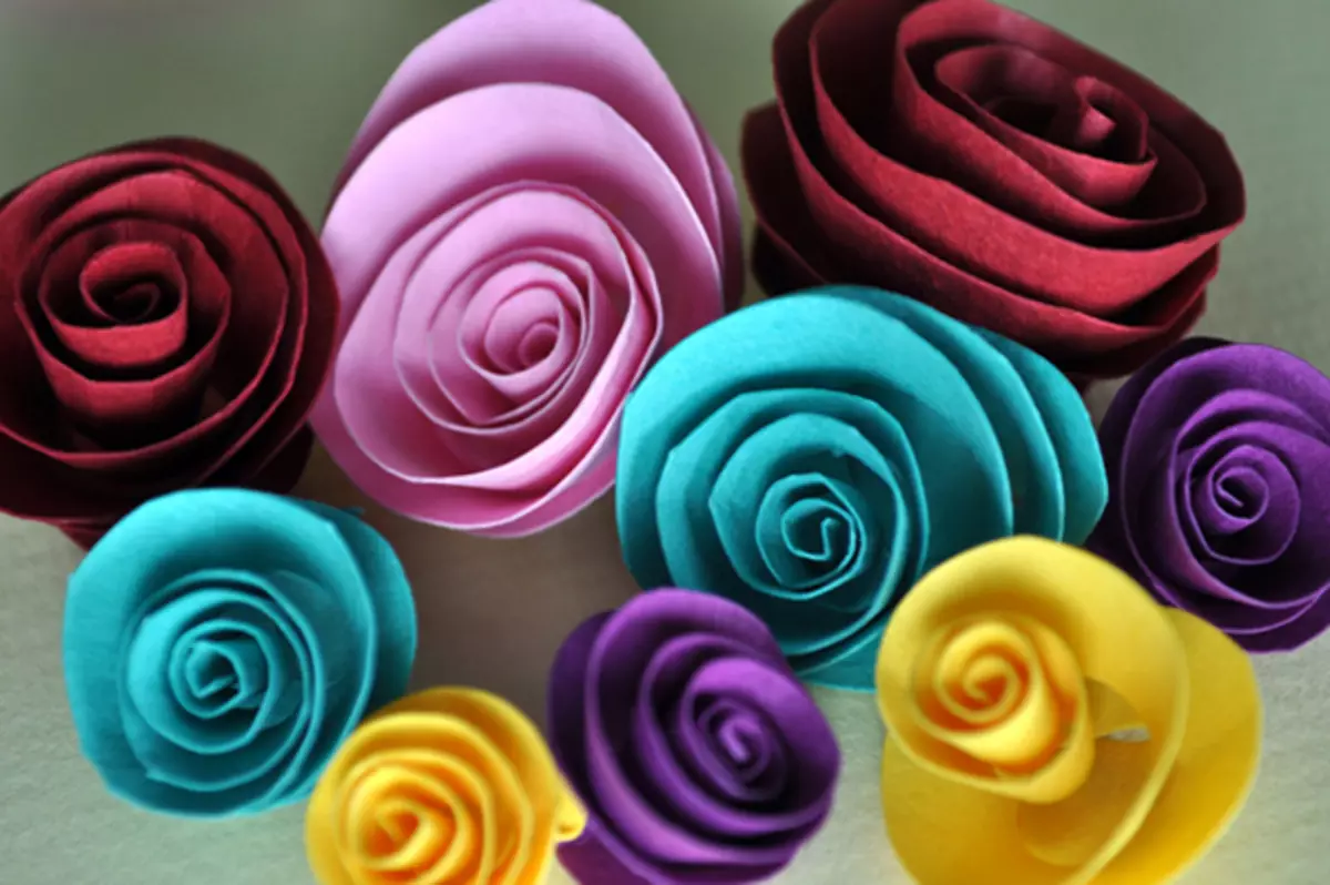 ¿Cómo hacer un papel de rosa? Rosas de papel corrugado, periódicos, papel decorativo.