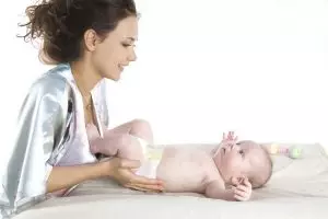 Baby Changing Table. Ano ang bibili ng pagbabago ng talahanayan ng mga bata?