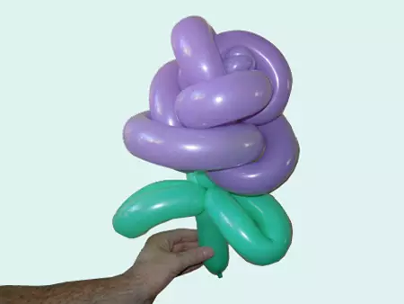 來自氣球的花朵。如何從氣球中製作鮮花：照片，主課程和想法