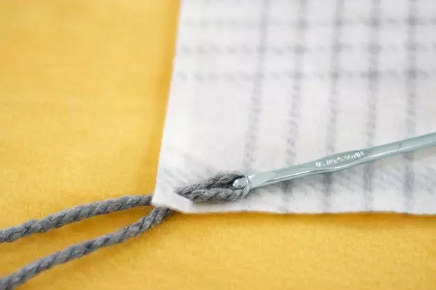 Como fazer um lenço faz você mesmo do lã? 137_8