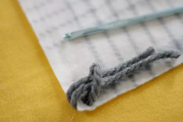 Como fazer um lenço faz você mesmo do lã? 137_9