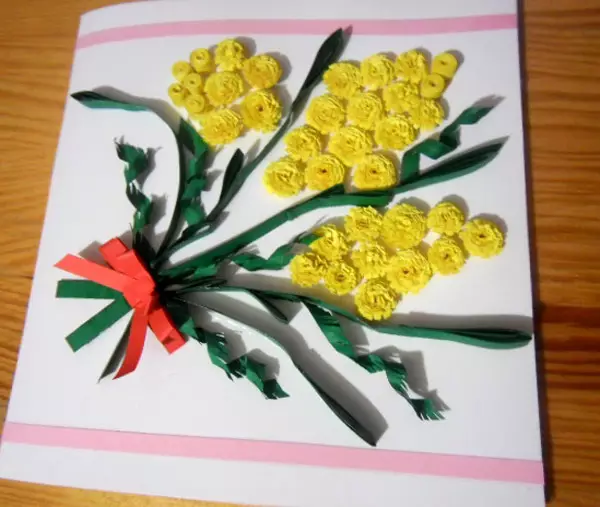 As tarxetas postais para o 8 de marzo e a artesanía faino a si mesmo nunha técnica de quilling