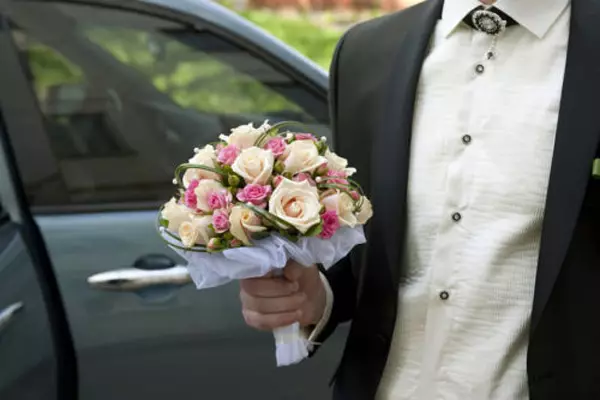 Sejambak pengantin perempuan. Bouquet pengantin melakukannya sendiri