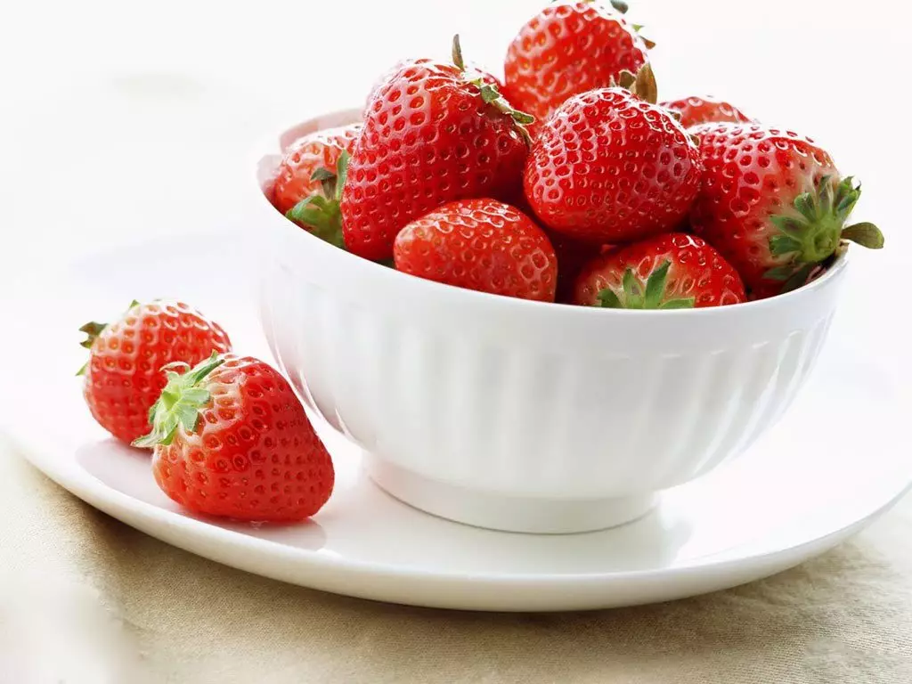 Maasikas. Kuidas valida maasika poes või turul?