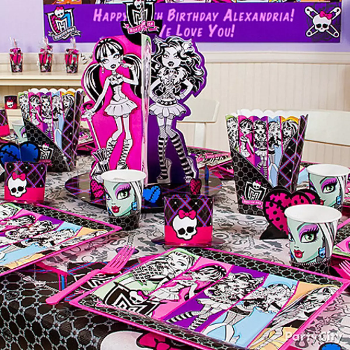 Sinh nhật trong quái vật phong cách cao. Làm thế nào để làm cho một kỳ nghỉ của trẻ em theo phong cách Monster High?
