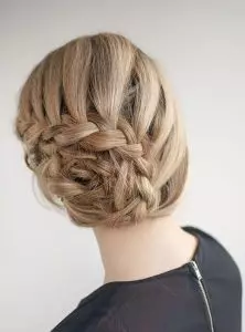 Hairstyles για την αποφοίτηση 2015: Φωτογραφία, κύρια μαθήματα και ιδέες για την τοποθέτηση