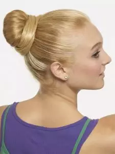 Hairstyles για την αποφοίτηση 2015: Φωτογραφία, κύρια μαθήματα και ιδέες για την τοποθέτηση