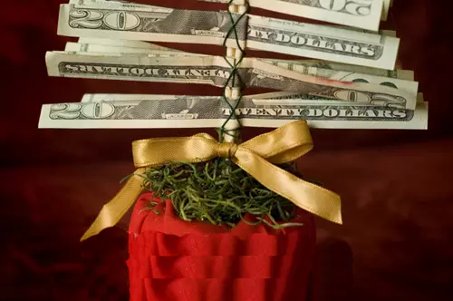 Jeg vil give penge til det nye år. Hvordan man organiserer pengene originalen?