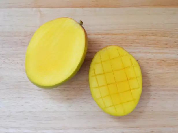 Hoe skreu skjinmeitsjen fan granaten, ananas, oranje, Avocado, watermeloen, kiwi en mango?