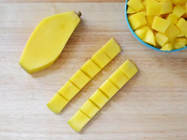 Hoe skreu skjinmeitsjen fan granaten, ananas, oranje, Avocado, watermeloen, kiwi en mango?
