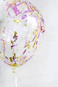 Kuinka koristella syntymäpäiväsi: sisustus syntymäpäivä ilmapalloja, garlands ja lyhdyt