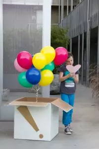 Surpriża għal Birthday: Prosit oriġinali ta 'l-għeluq