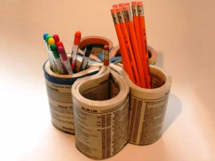 Stanite za olovke i olovke. Kako napraviti vlastite ruke stoje za olovke i ručke?