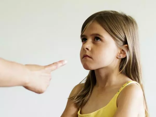 Čo nemôže deťom povedať? Frázy, ktoré nemôžu hovoriť s dieťaťom
