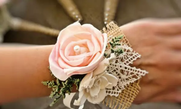Jewelry bainise: jewelry faiseanta don Bride