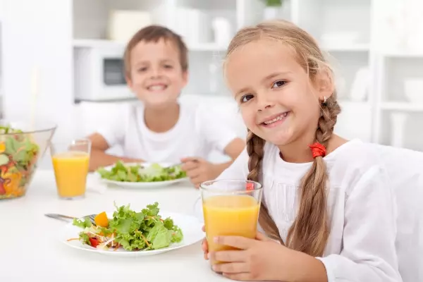 Frukost för barn: Vad förbereder ett skolbarn barn till frukost?