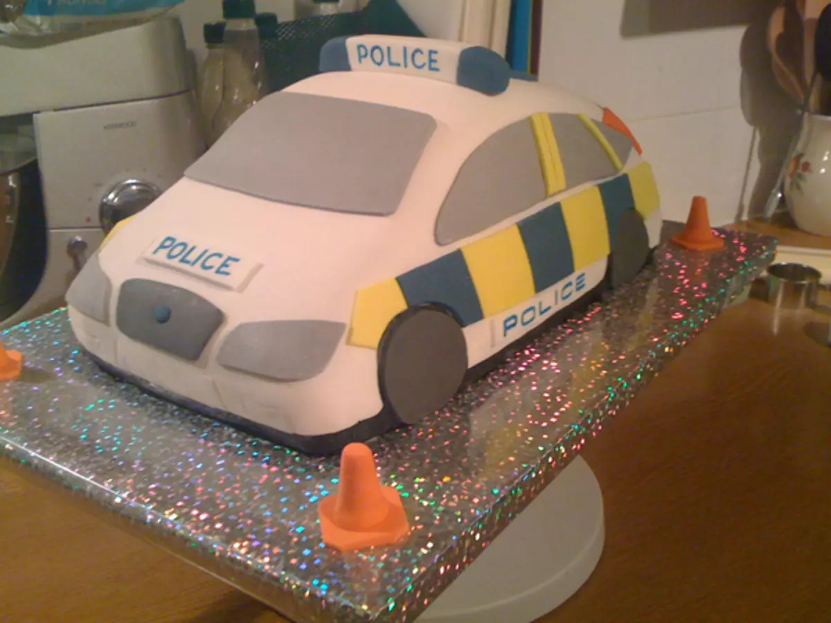 Cake už milicijos dieną. Kaip papuošti policininko tortą?
