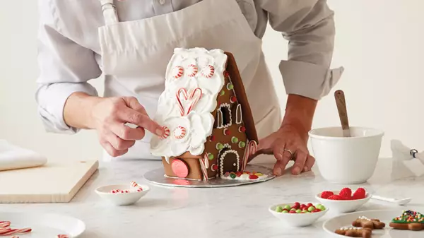 Gingerbread House. Bagaimana cara membuat pondok gingerbread dengan tangan Anda sendiri?