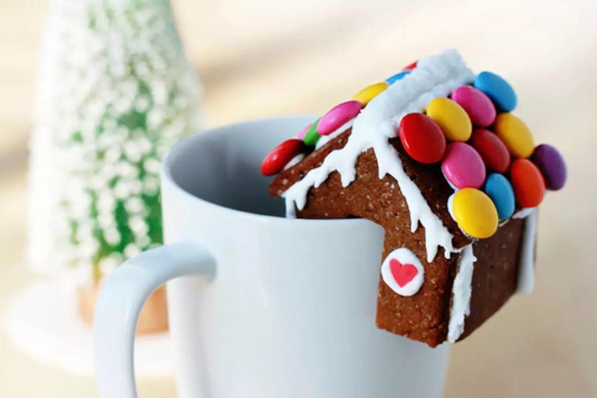Gingerbread House. Bagaimana cara membuat pondok gingerbread dengan tangan Anda sendiri?