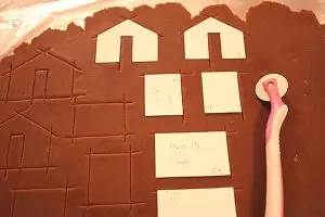 Casa de Gingerbread. Como facer unha alberga de Gingerbread coas túas propias mans?