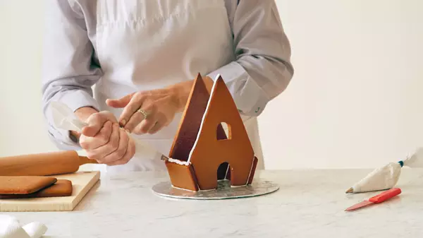 Pepperkakehus. Hvordan lage en Gingerbread Lodge med egne hender?