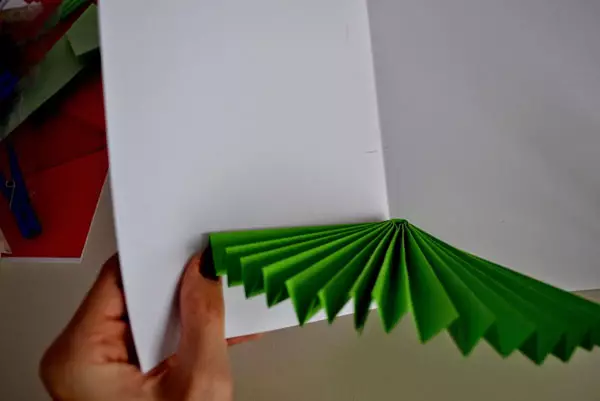 Об'ємні листівки: Листівка Ялинка своїми руками