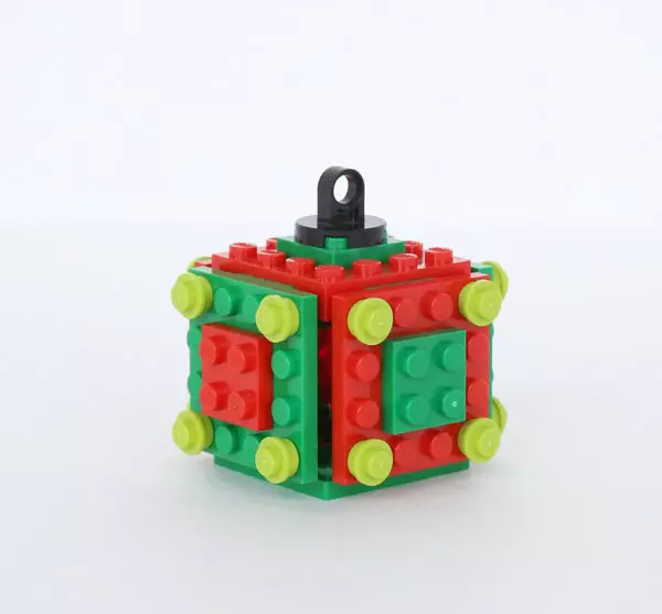 LEGO Taun Anyar: Cara nggawe saka kerajinan Taun Anyar LEGO