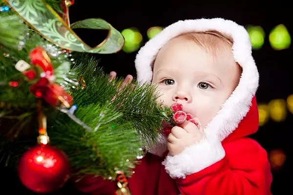 Hur man ger en gåva till ett barn för det nya året?
